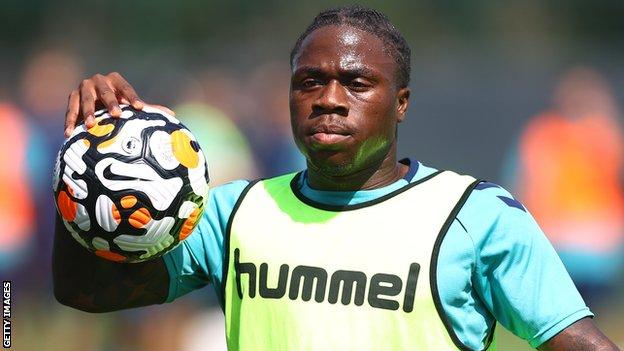 Michael Obafemi: Swansea City sign Southampton and Republic of Ireland ...