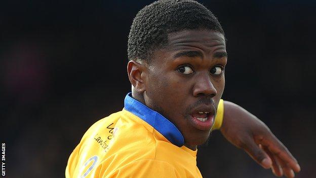 Mitchell Rose: Mansfield Town midfielder signs new contract - BBC Sport