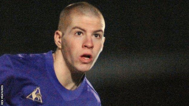 Welsh Cup: TV winner Nathan Craig in Caernarfon Town final push - BBC Sport