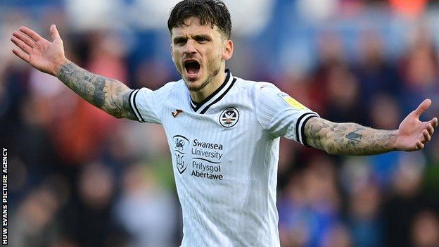 Jamie Paterson: Forward tells Swansea City he is not in right frame of ...