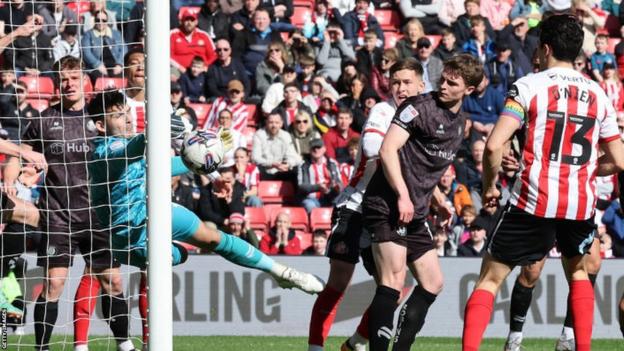 Sunderland 0-0 Bristol City: Robins grateful to Max O'Leary as they ...