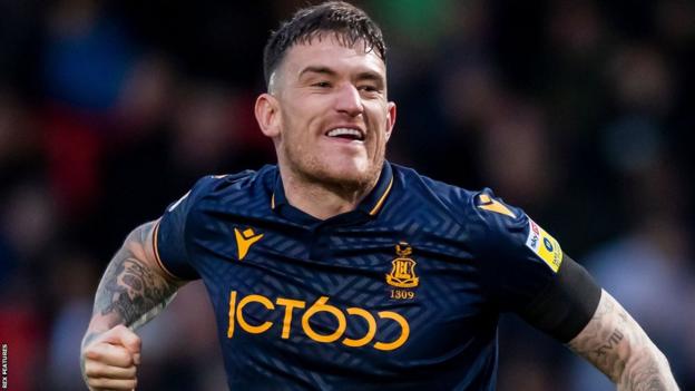 Stevenage 2-3 Bradford City - BBC Sport