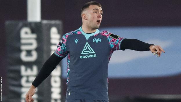 Luke Scully: Ospreys' versatile fly-half and centre agrees new deal ...