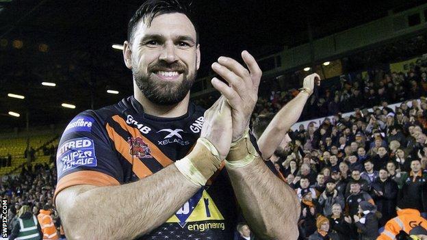 Matt Cook: Castleford Tigers prop extends contract - BBC Sport