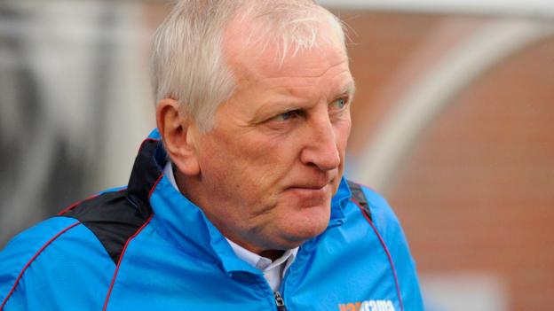Eastleigh: Ronnie Moore bemoans side for being 'too nice' - BBC Sport