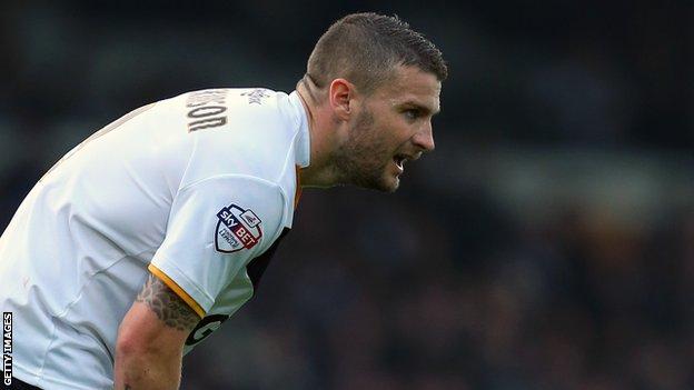 Carl Dickinson: Notts County signing targets promotion after leaving ...