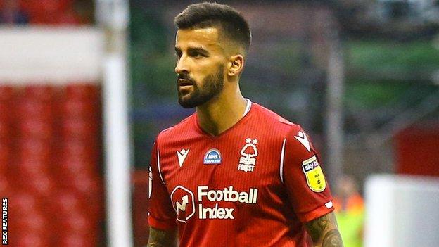 Tiago Silva: Nottingham Forest midfielder joins Olympiakos - BBC Sport