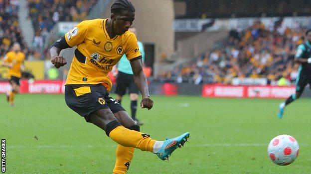 Chiquinho: Wolves winger suffers serious knee injury in friendly - BBC ...