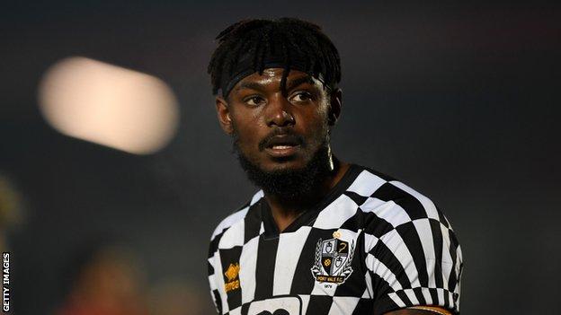 Theo Robinson: Bradford City sign striker after he leaves Port Vale ...