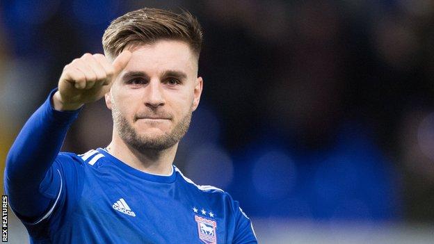 Luke Garbutt: Blackpool sign former Everton defender on 12-month deal ...