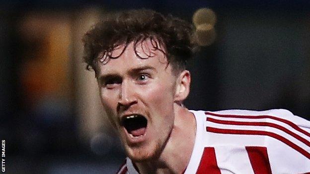 Dan Scarr: Wycombe Wanderers extend defender's loan until the end of ...