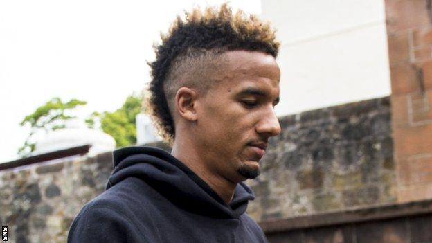 Scott Sinclair: Celtic target arrives to complete move from Aston Villa ...