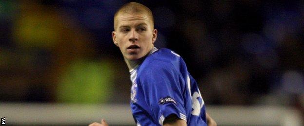 Welsh Cup: TV winner Nathan Craig in Caernarfon Town final push - BBC Sport