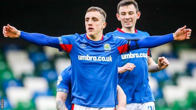 Irish Premiership: Joel Cooper set to return to Linfield on loan from ...