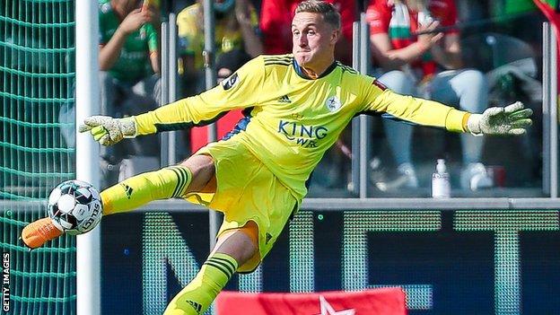 Daniel Iversen: Preston North End sign Leicester City goalkeeper on ...