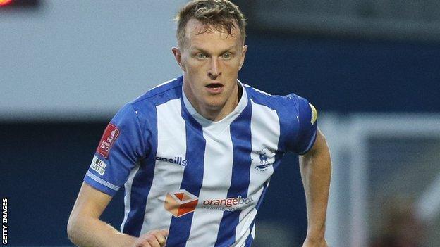 Nathan Delfouneso and Luke Hendrie join Bradford City - BBC Sport
