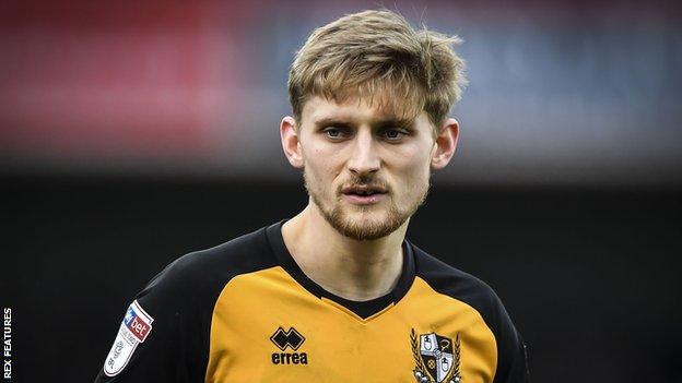 Nathan Smith: Port Vale defender signs extended deal - BBC Sport