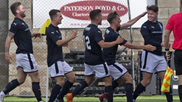 Raith Rovers win to join Arbroath at Scottish League One summit - BBC Sport