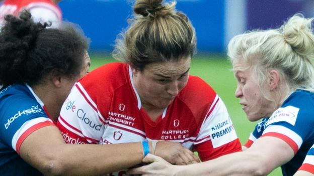 Siwan Lillicrap: Ex-Wales captain calls time on playing career - BBC Sport