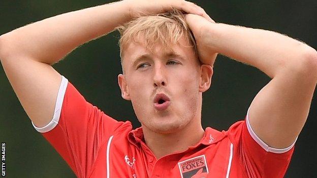Callum Parkinson: Leicestershire spinner signs new contract until 2021 ...