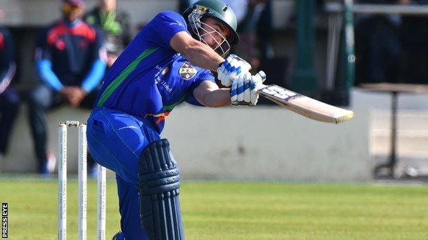 Ireland's Stuart Thompson takes break from cricket - BBC Sport