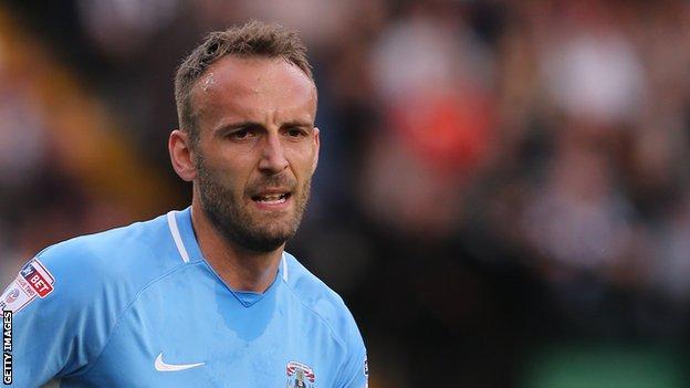 Liam Kelly: Coventry City midfielder signs new three-year deal - BBC Sport