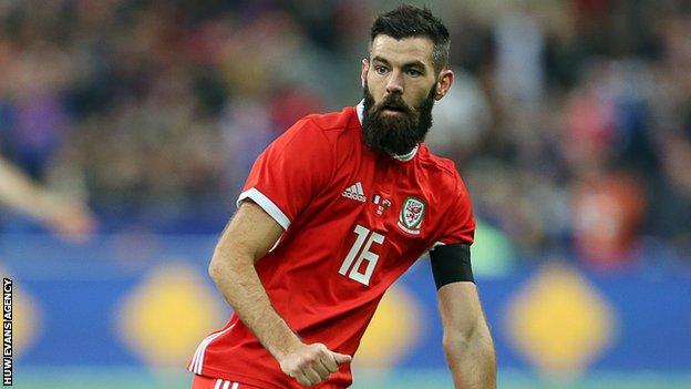 Joe Ledley: Wales midfielder signs for Newport County - BBC Sport