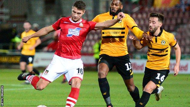 Brad Walker: Shrewsbury sign midfielder and loan him to Wrexham - BBC Sport