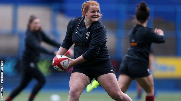 Cara Hope: Wales prop joins Gloucester-Hartpury Women - BBC Sport