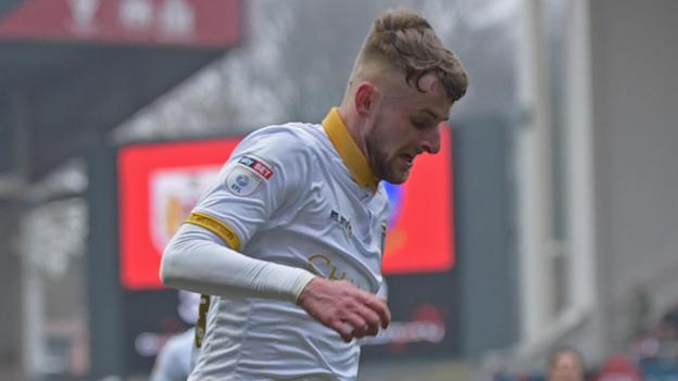 Jack Stobbs: Livingston land winger on loan from Sheffield Wednesday ...