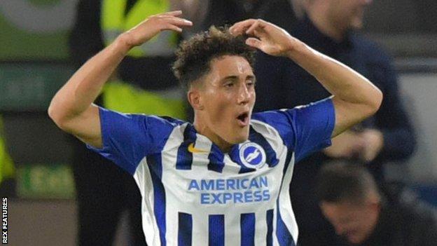 Haydon Roberts: Rochdale sign Brighton youngster on loan - BBC Sport