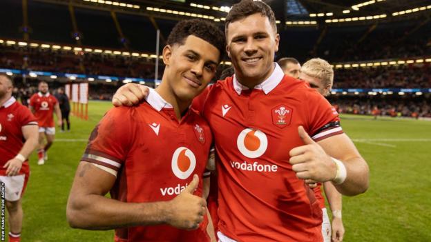 Rio Dyer: Wing says Wales jersey is still important after signing new ...