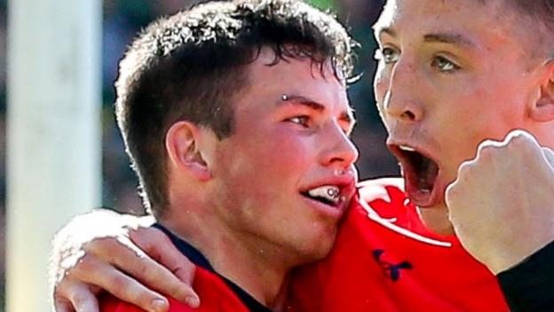 Will Butler: Worcester Warriors centre signs two-year contract - BBC Sport