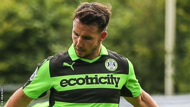 Matt Tubbs: Forest Green Rovers striker signs for Sutton United - BBC Sport