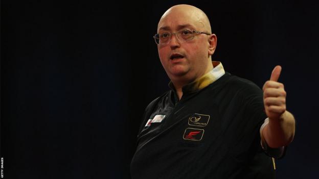 Andrew Gilding shocks Michael van Gerwen to win UK Open - BBC Sport