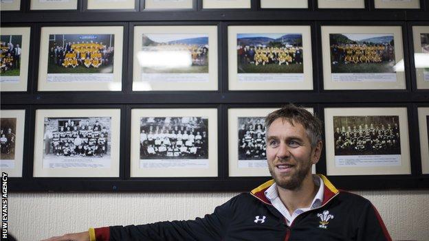 Ryan Jones: Former Wales captain appointed to WRPA role - BBC Sport