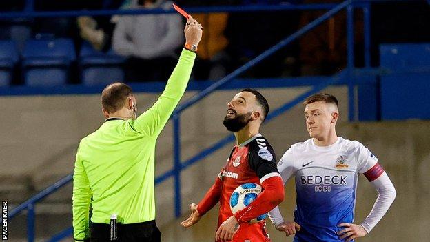 Crusaders' Robbie Weir has red card against Glenavon rescinded - BBC Sport