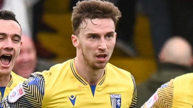 Conor Masterson: Gillingham sign QPR defender on free transfer - BBC Sport