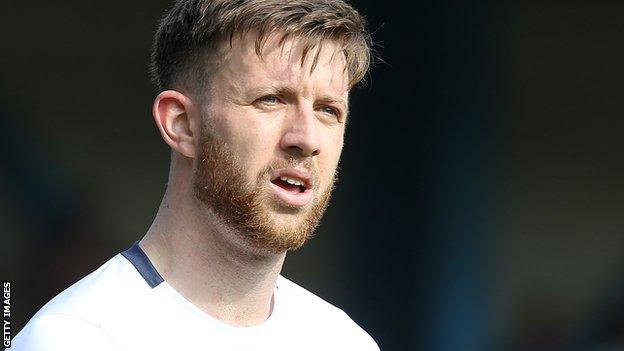 Will Aimson: Plymouth Argyle sign former Bury centre-back - BBC Sport