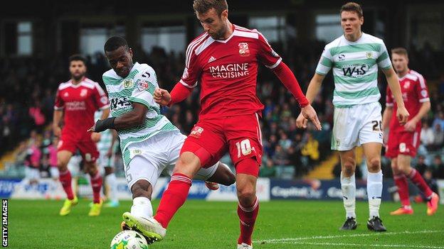 Liam Davis: Cheltenham Town sign defender on deal until end of season ...