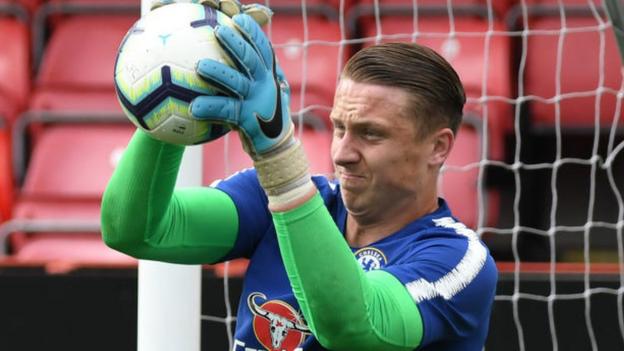 Marcin Bulka: Paris St-Germain sign ex-Chelsea goalkeeper - BBC Sport