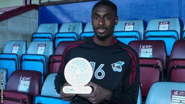 Hakeeb Adelakun: Scunthorpe United winger wins EFL Young Player of the ...