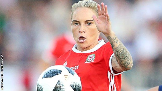 Jess Fishlock: Seattle Reign player to play on for Wales, says Jayne ...