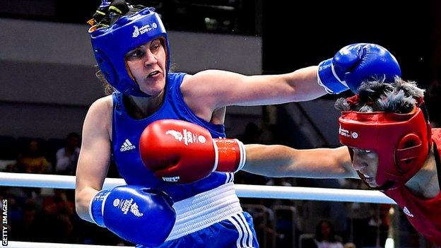 European Games: Michaela Walsh secures featherweight medal - BBC Sport