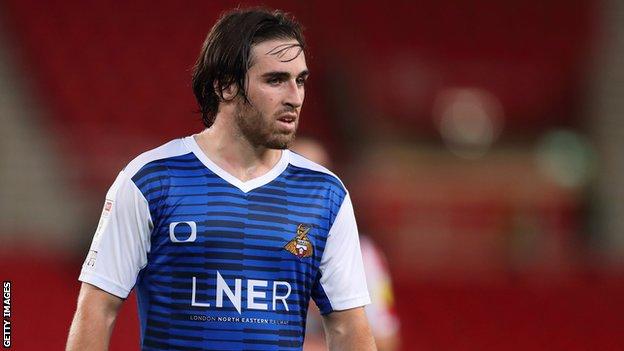 Aidan Barlow: Doncaster Rovers midfielder signs new one-year deal - BBC ...