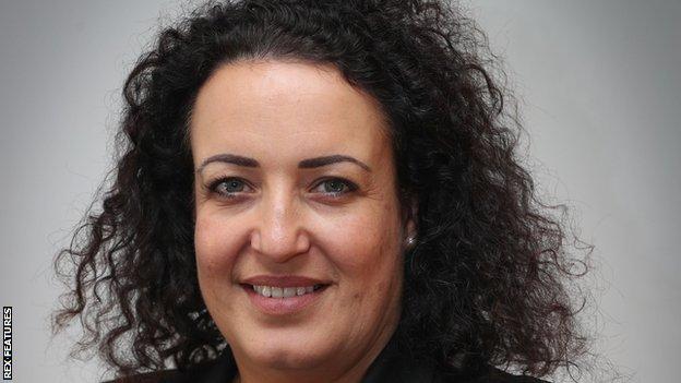 Wrexham: Fleur Robinson named chief executive - BBC Sport