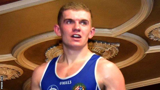 Conor Wallace: Northern Ireland boxer turns professional - BBC Sport