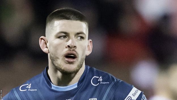 Danny Walker: Warrington Wolves hooker signs new long-term deal until ...