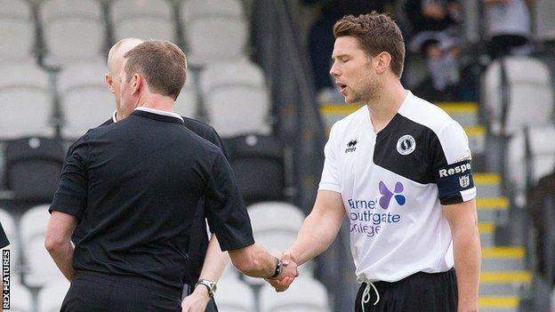 Callum Reynolds: Aldershot Town sign former Boreham Wood skipper - BBC ...