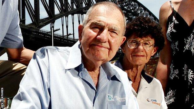 Forbes Carlile: Swimming coach and Australia's oldest Olympian dies ...